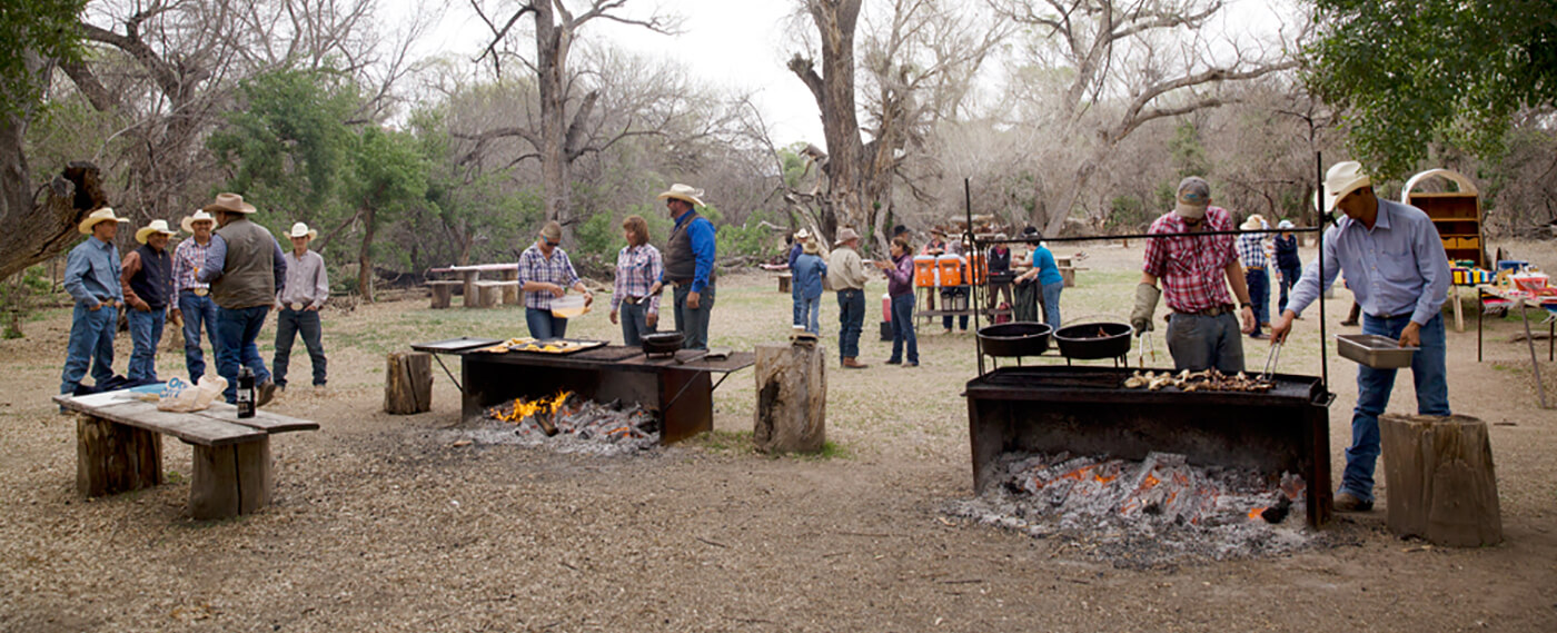 What is a Dude Ranch? Your Complete Guide to an Unforgettable Vacation ...