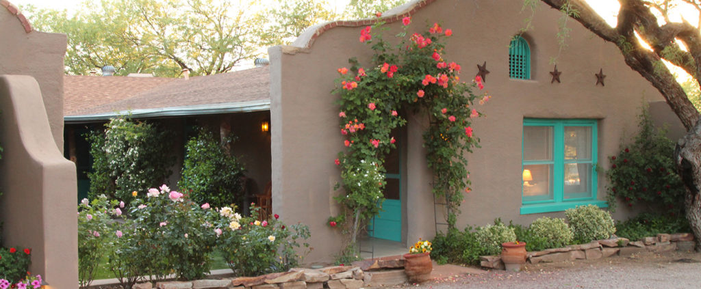 Casa Rosa King Rooms | Circle Z Ranch